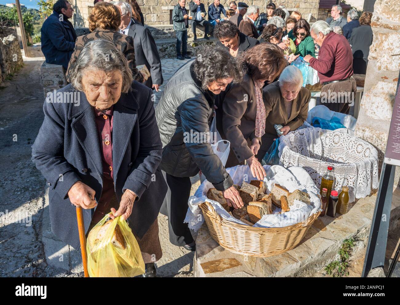 Distributing the traditional 'Artos bread', cinnamon flavoured ...