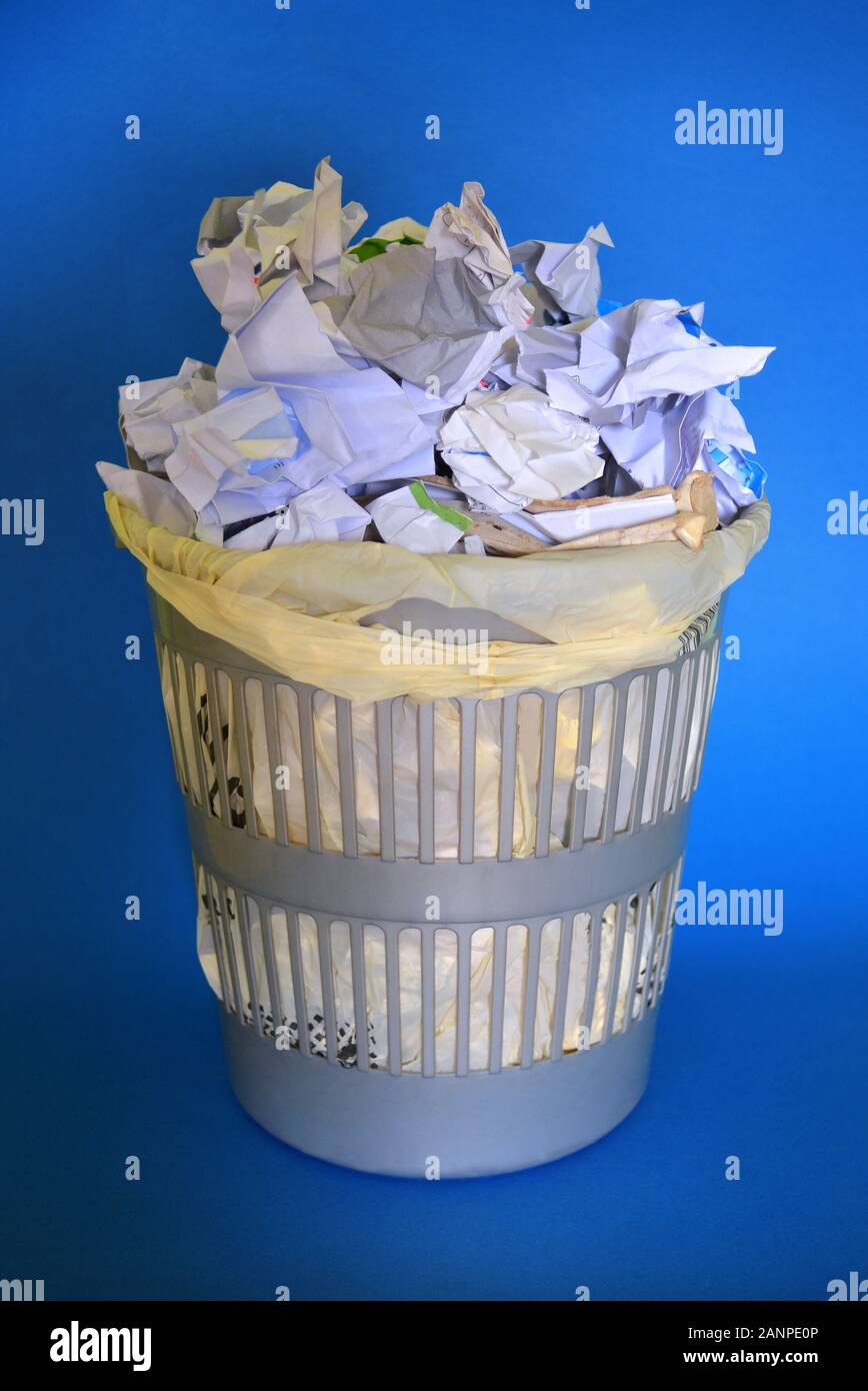 Full trash can office hi-res stock photography and images - Alamy