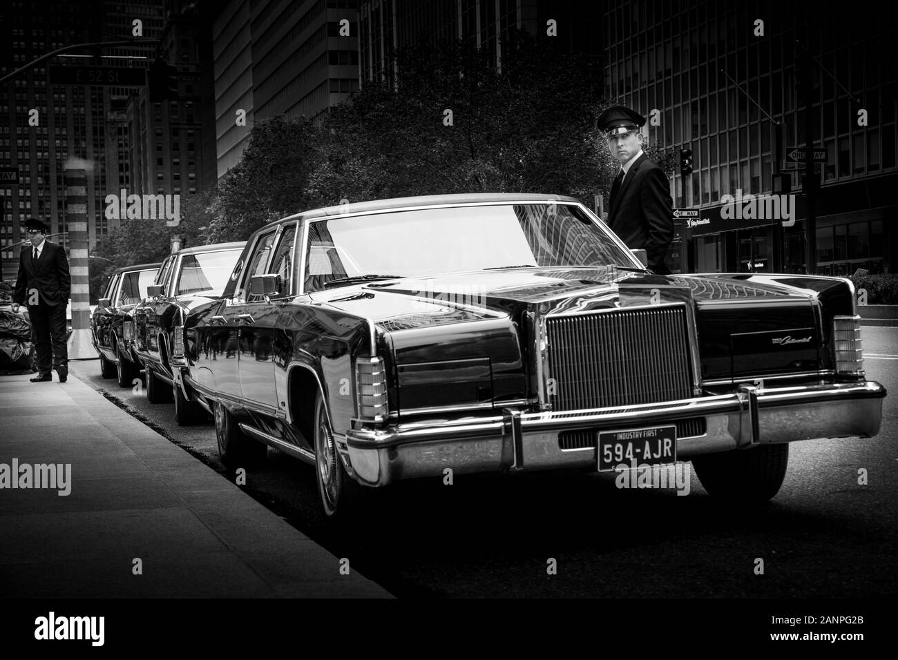 Guide new york city Black and White Stock Photos & Images - Alamy