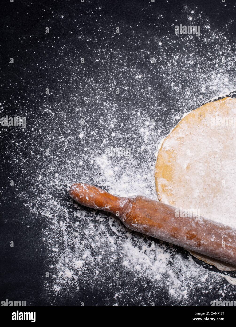 Baking background On the dark table Stock Photo - Alamy