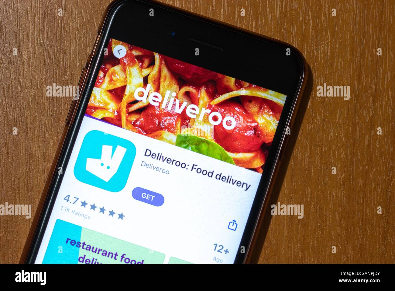 Deliveroo mobile app hi-res stock photography and images - Alamy