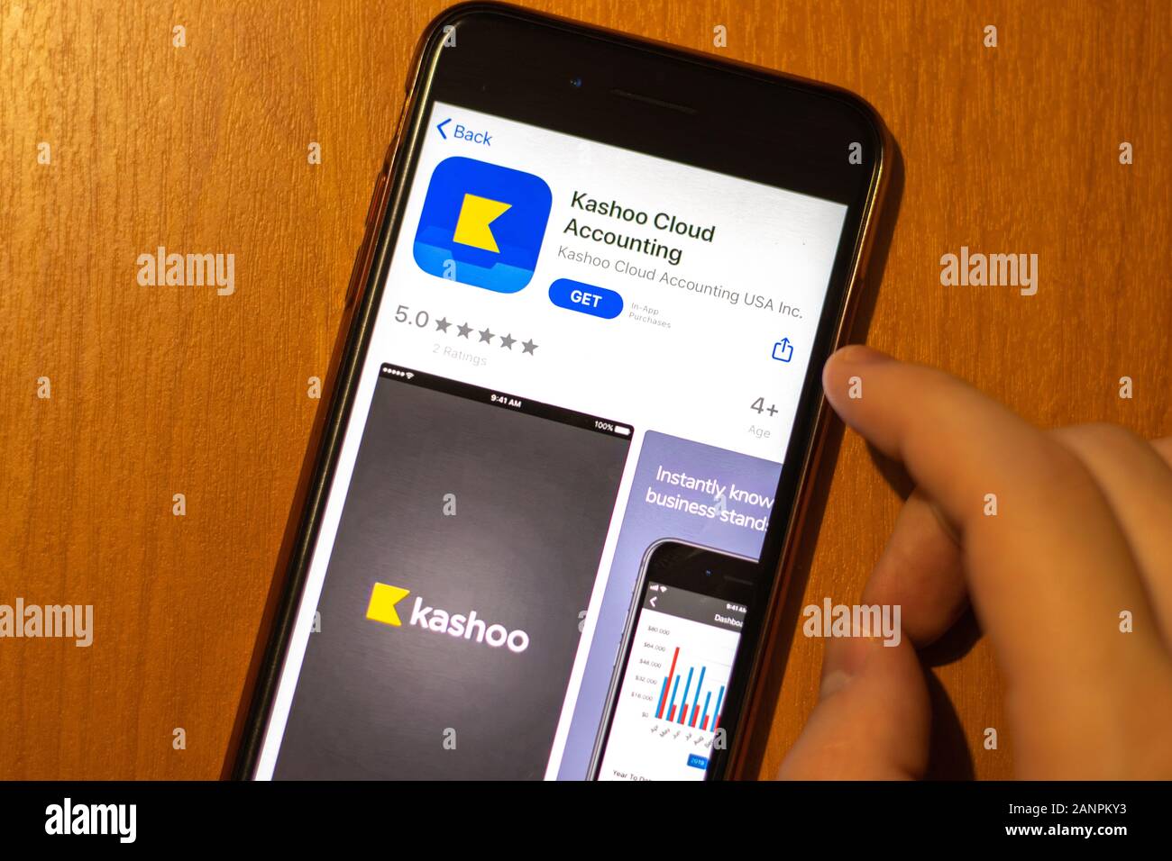 Los Angeles, California, USA - 17 January 2020: Mobile phone in hand ...