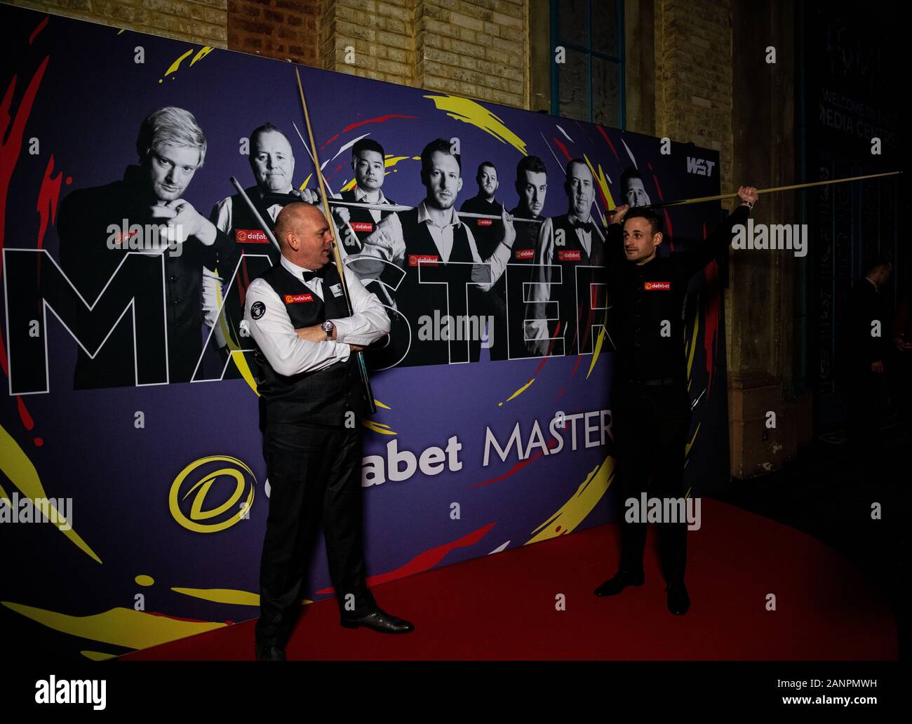 Stuart bingham walking hi-res stock photography and images - Alamy