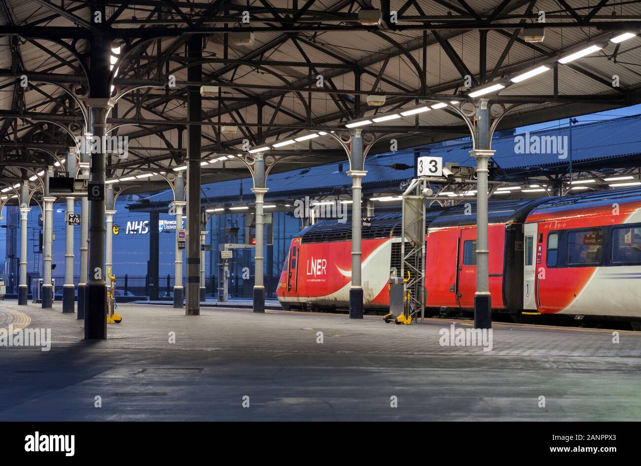LNER Intercity 125 at Newcastle central railway station with an east ...