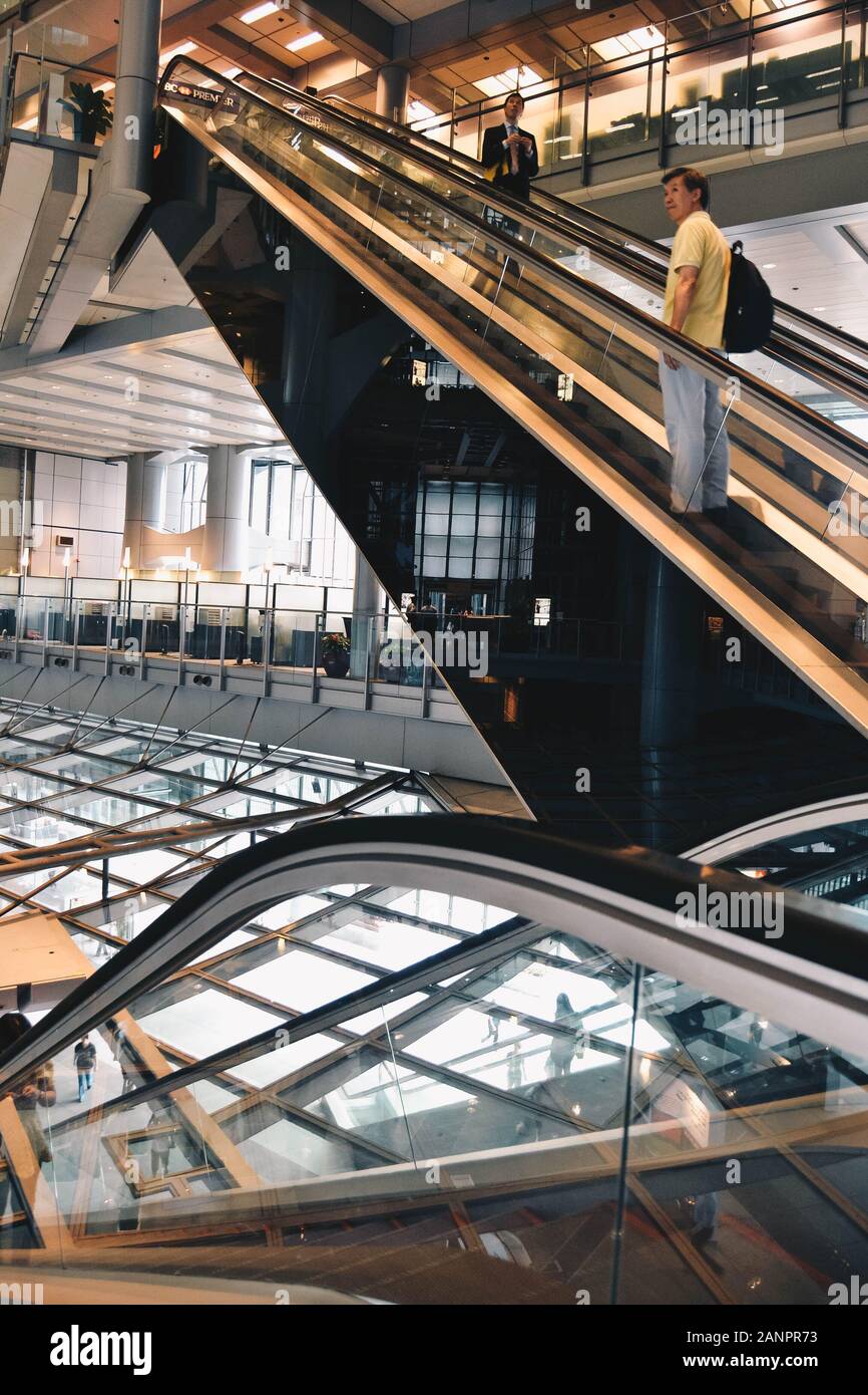 Hsbc Hong Kong Interior Stock Photos & Hsbc Hong Kong Interior Stock ...