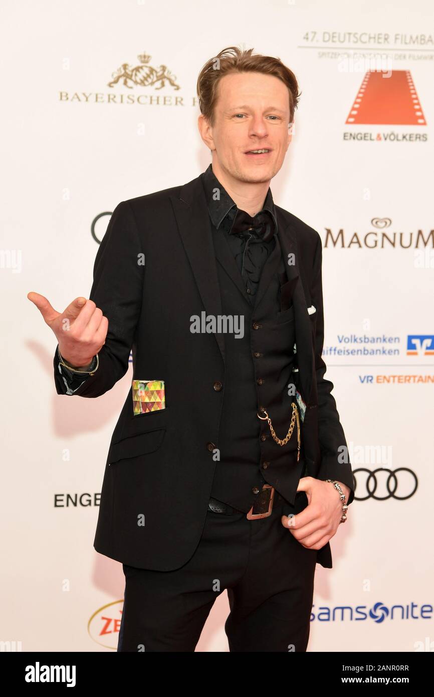 Munich, Germany. 18th Jan, 2020. Alexander Scheer, actor, comes to the ...