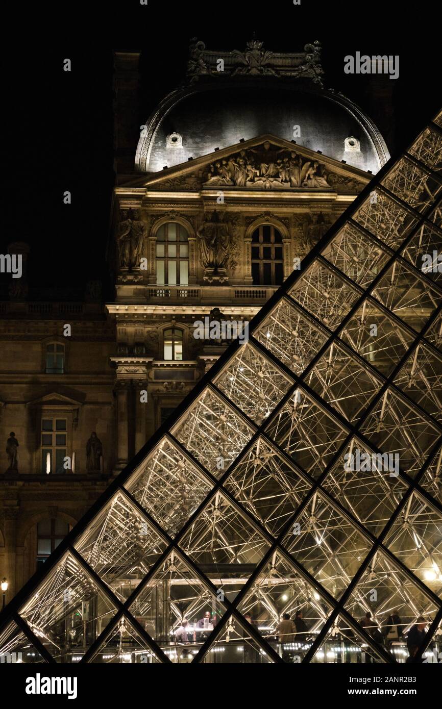 Louvre building hi-res stock photography and images - Alamy