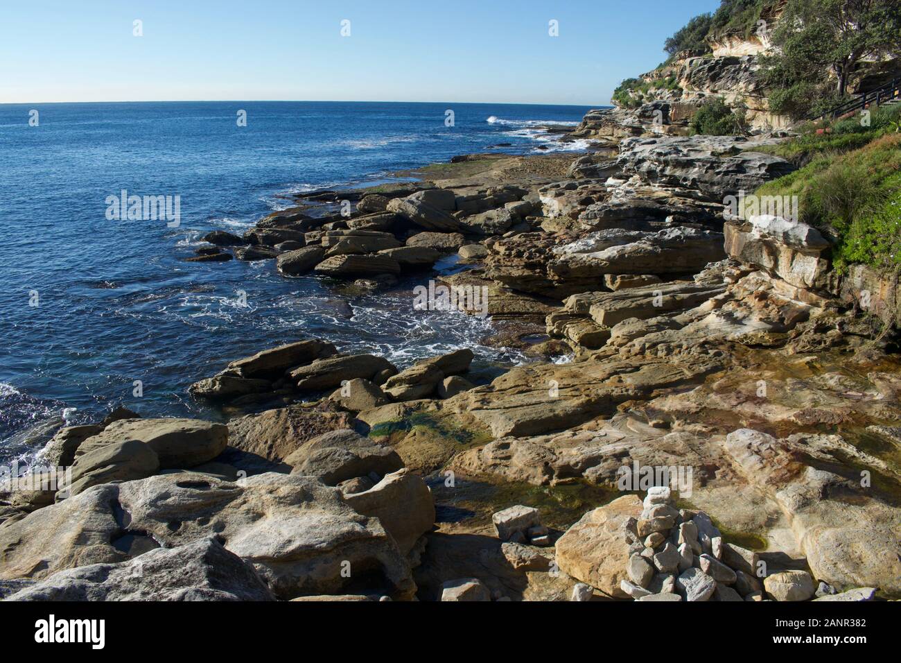 sydney coastline at bondi, rock cliffs sydney, australia Stock Photo ...
