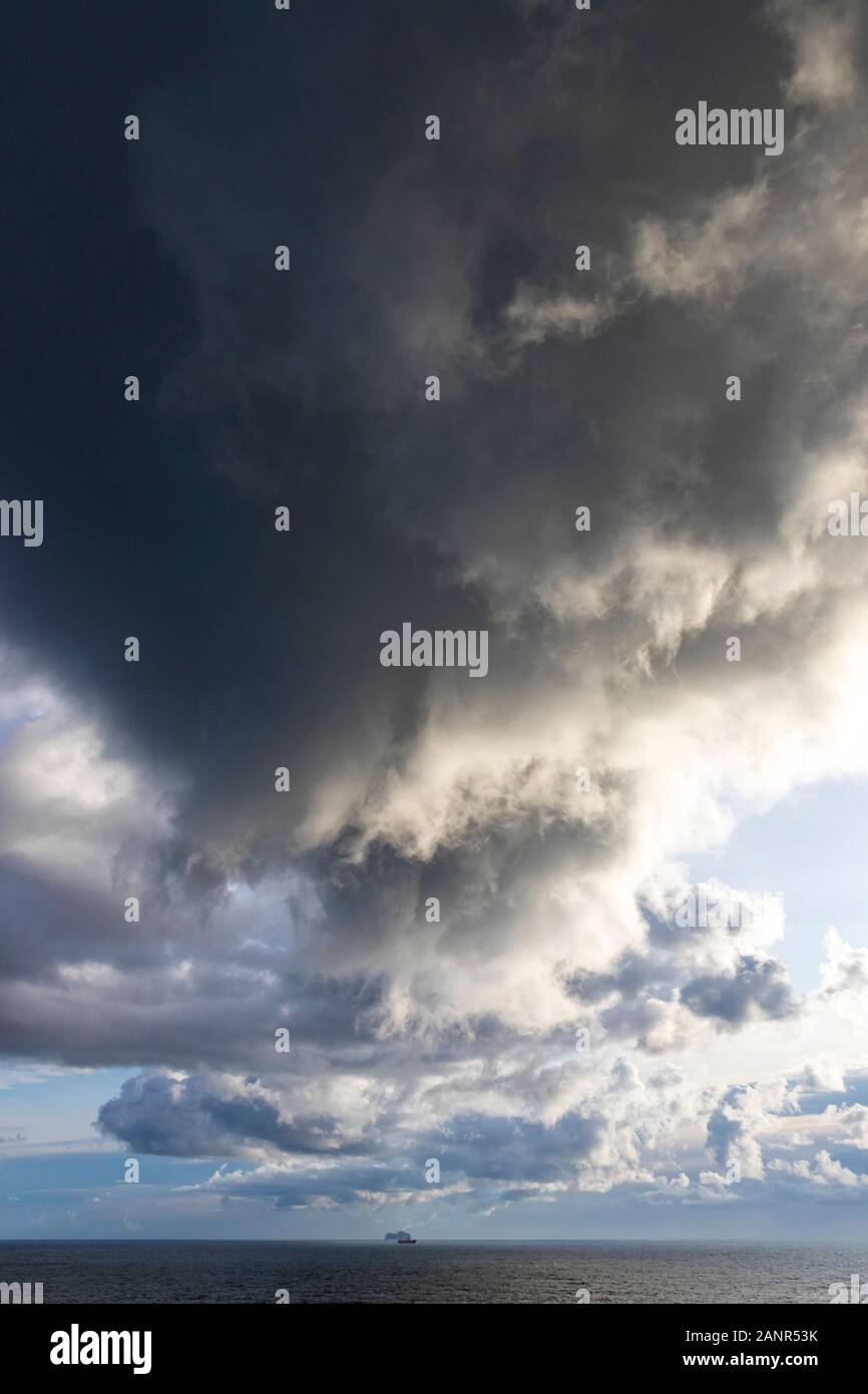 Cumulus cloud formation over sea hi-res stock photography and images ...
