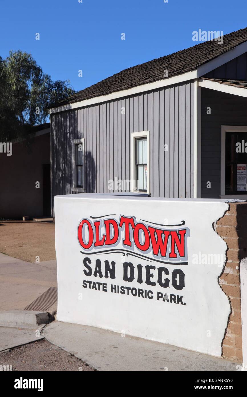 State park signage hi-res stock photography and images - Alamy