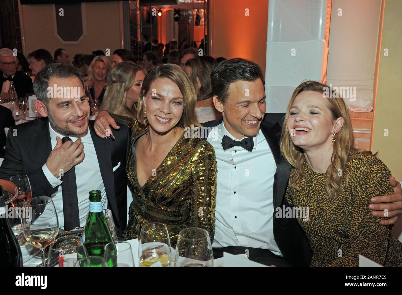 Munich, Germany. 18th Jan, 2020. The actors Moritz Bleibtreu, Jessica ...