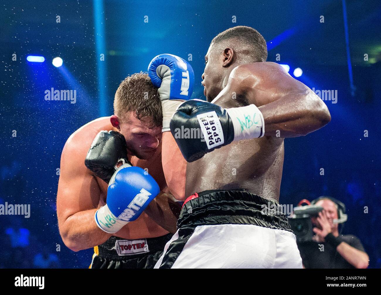 Hamburg, Germany. 18th Jan, 2020. Boxing, WBC Junior World ...