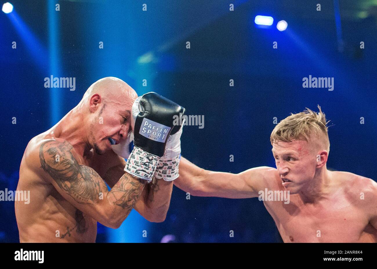 Hamburg, Germany. 18th Jan, 2020. Boxing, IBO World Championship ...