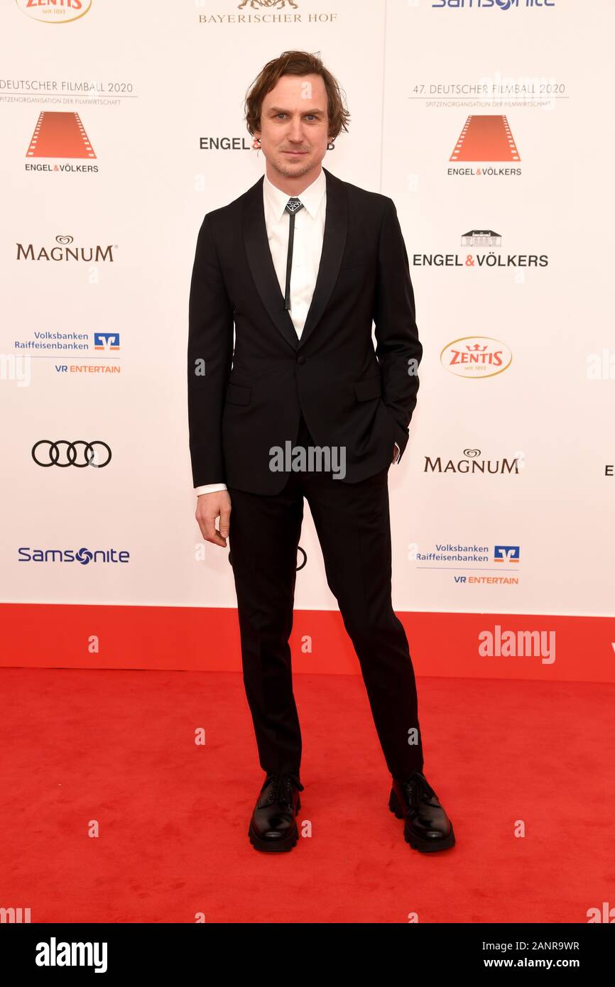Munich, Germany. 18th Jan, 2020. Lars Eidinger, actor, comes to the 47th German Film Ball at the ...