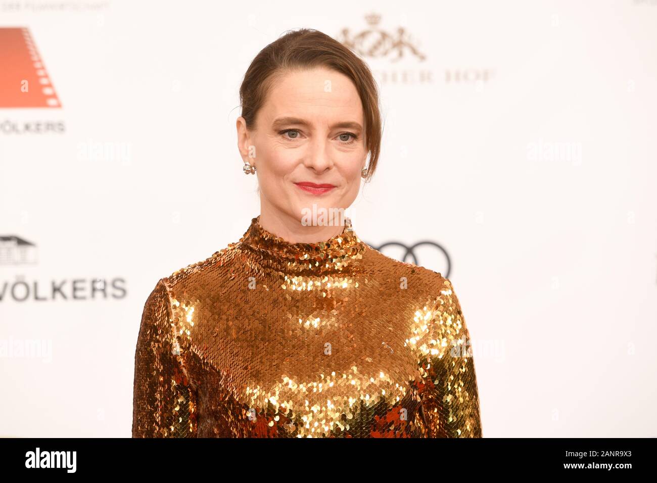 Munich, Germany. 18th Jan, 2020. Anne Ratte-Polle, actress, comes to ...