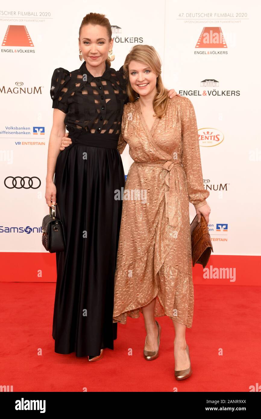 Munich, Germany. 18th Jan, 2020. Lisa Maria Potthoff, actress (l) and ...