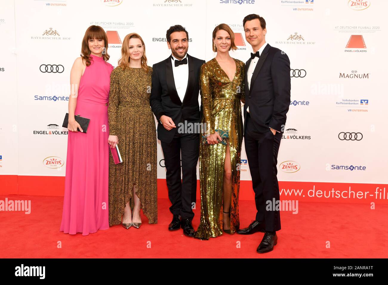 Munich, Germany. 18th Jan, 2020. Lena Schömann (l-r), producer and the ...