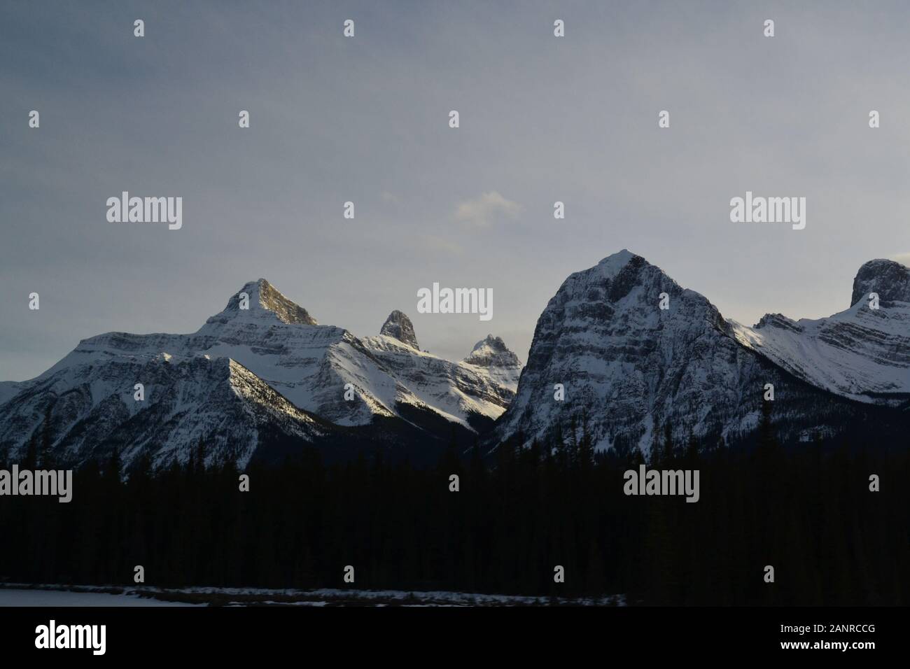 Banff Nation Park Mountian Range Stock Photo - Alamy