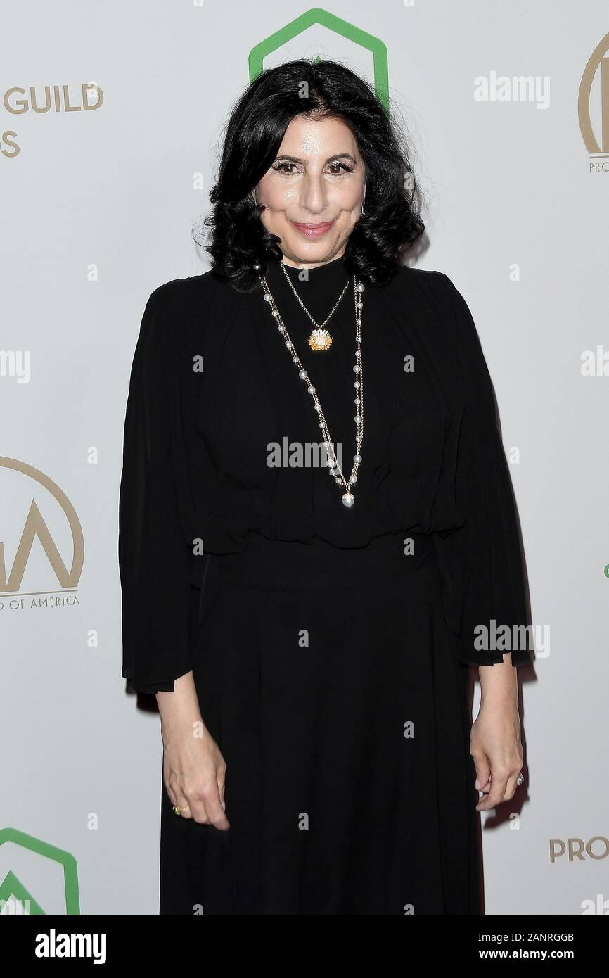 Los Angeles, USA. 18th Jan, 2020. Sue Kroll walks the carpet at the ...