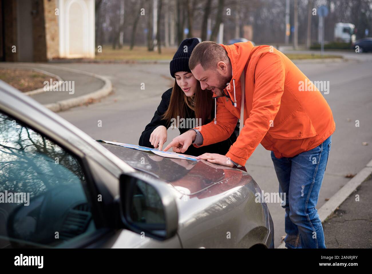 Man lost driving road map hi-res stock photography and images - Alamy