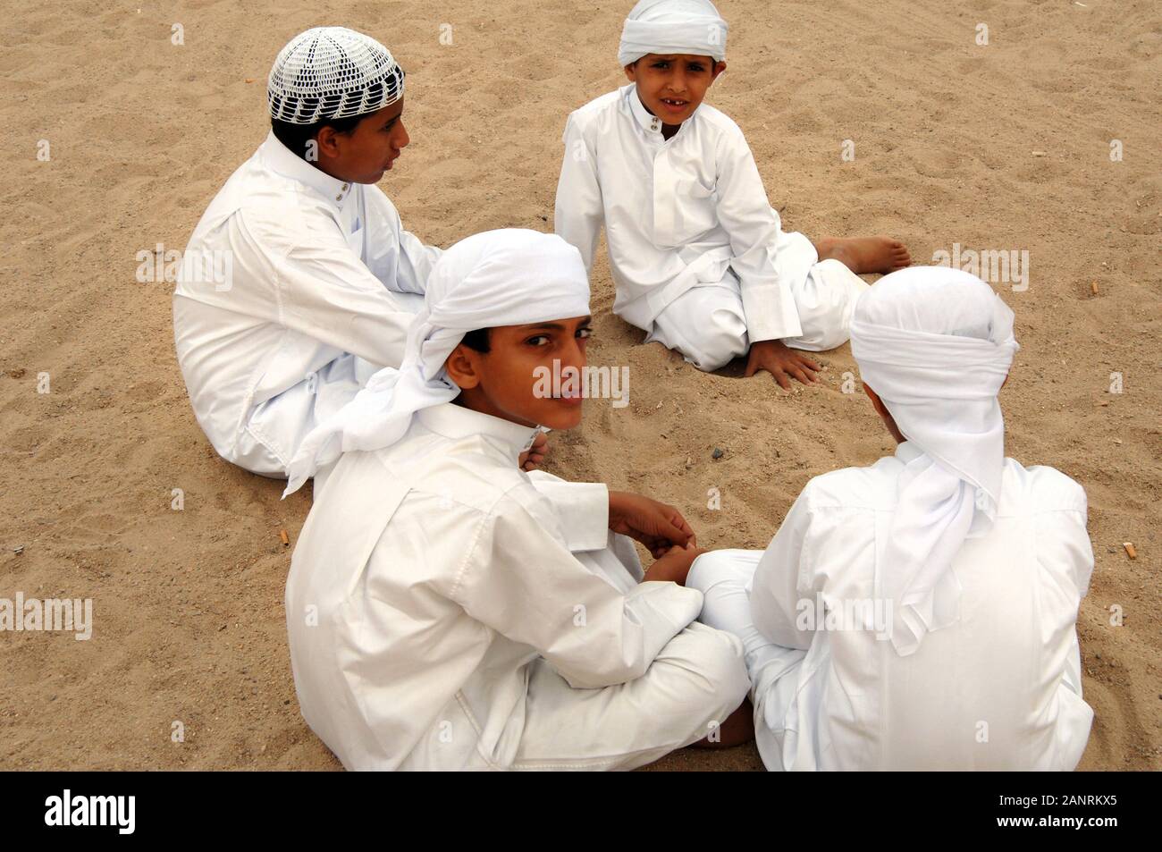 Qatari boys hi-res stock photography and images - Alamy