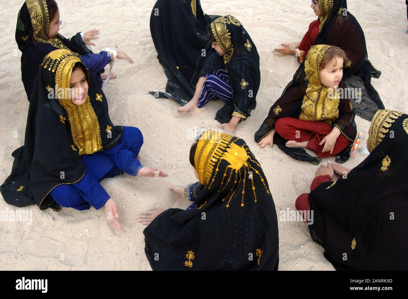 Traditional Qatari Dress Stock Photos & Traditional Qatari Dress Stock ...