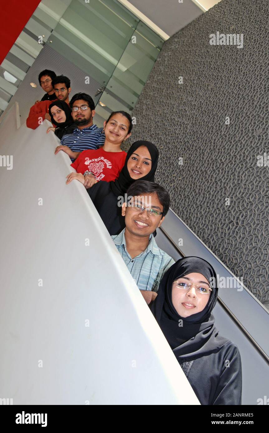 Qatar Foundation University. Group portrait of students Stock Photo - Alamy