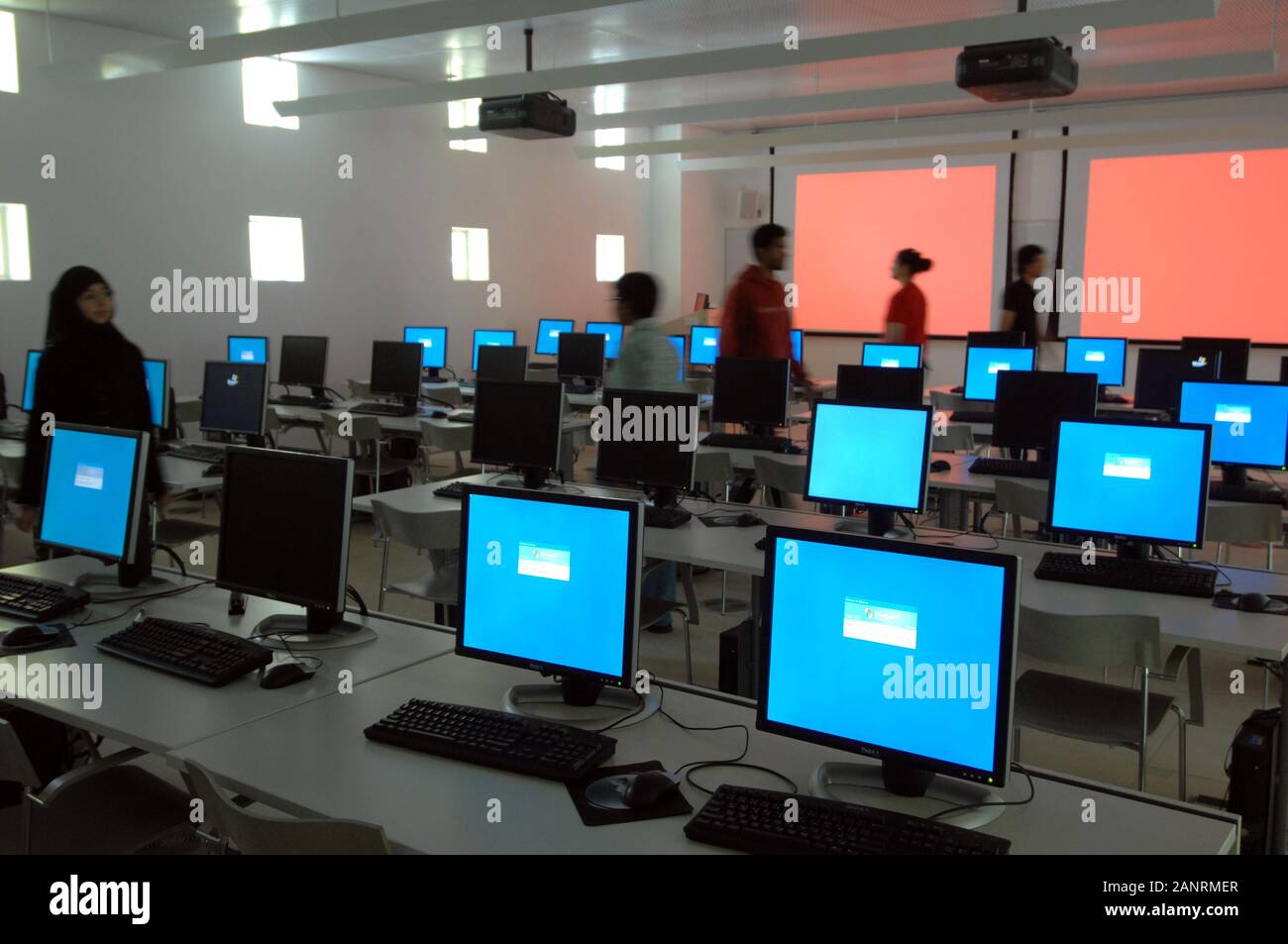 Qatar university doha hi-res stock photography and images - Alamy