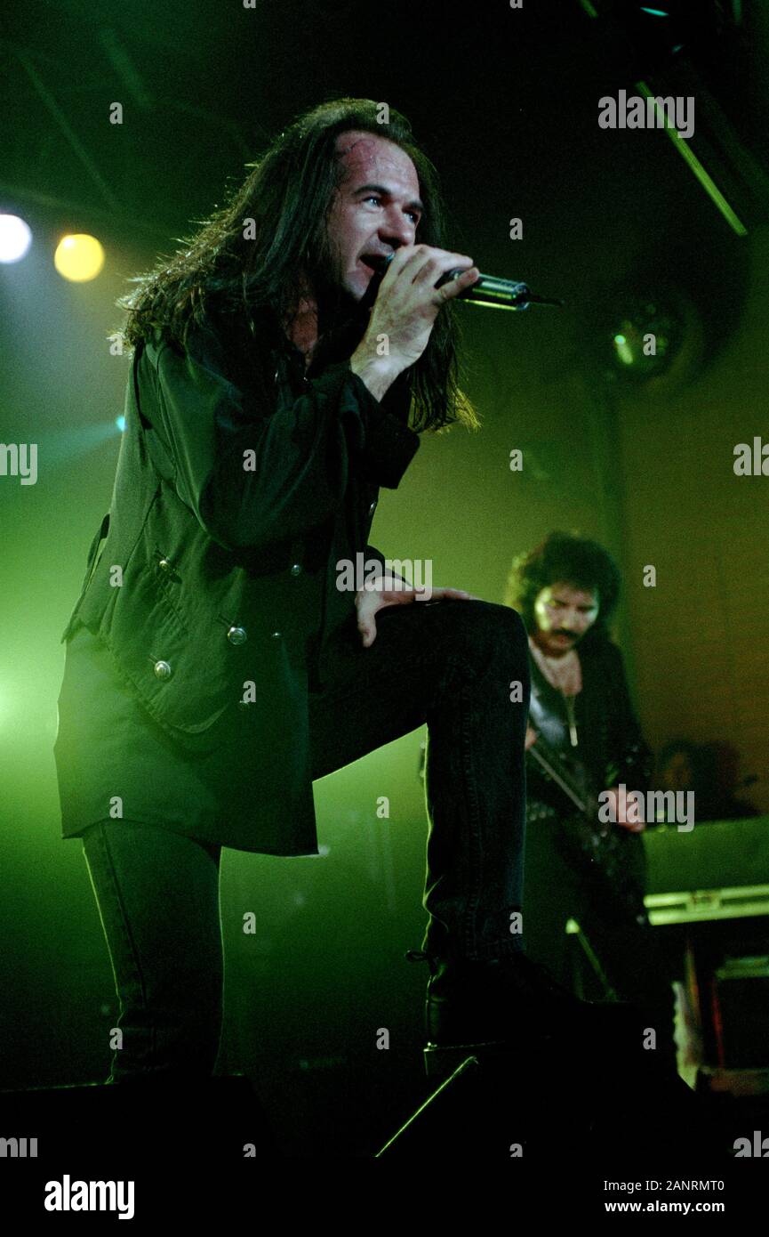 Black sabbath 1976 hi-res stock photography and images - Alamy