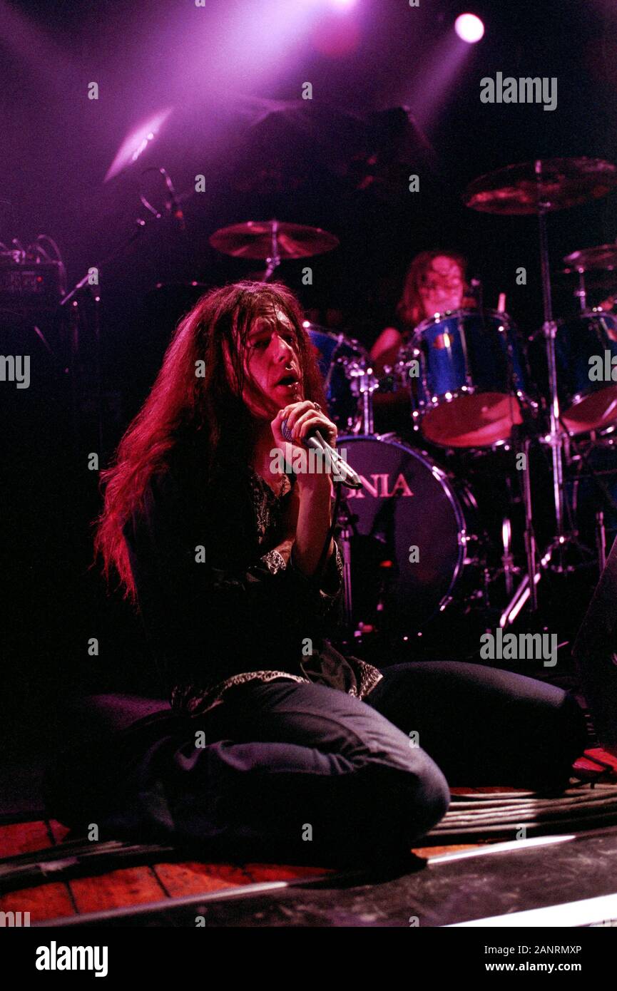 Black sabbath 1976 hi-res stock photography and images - Alamy