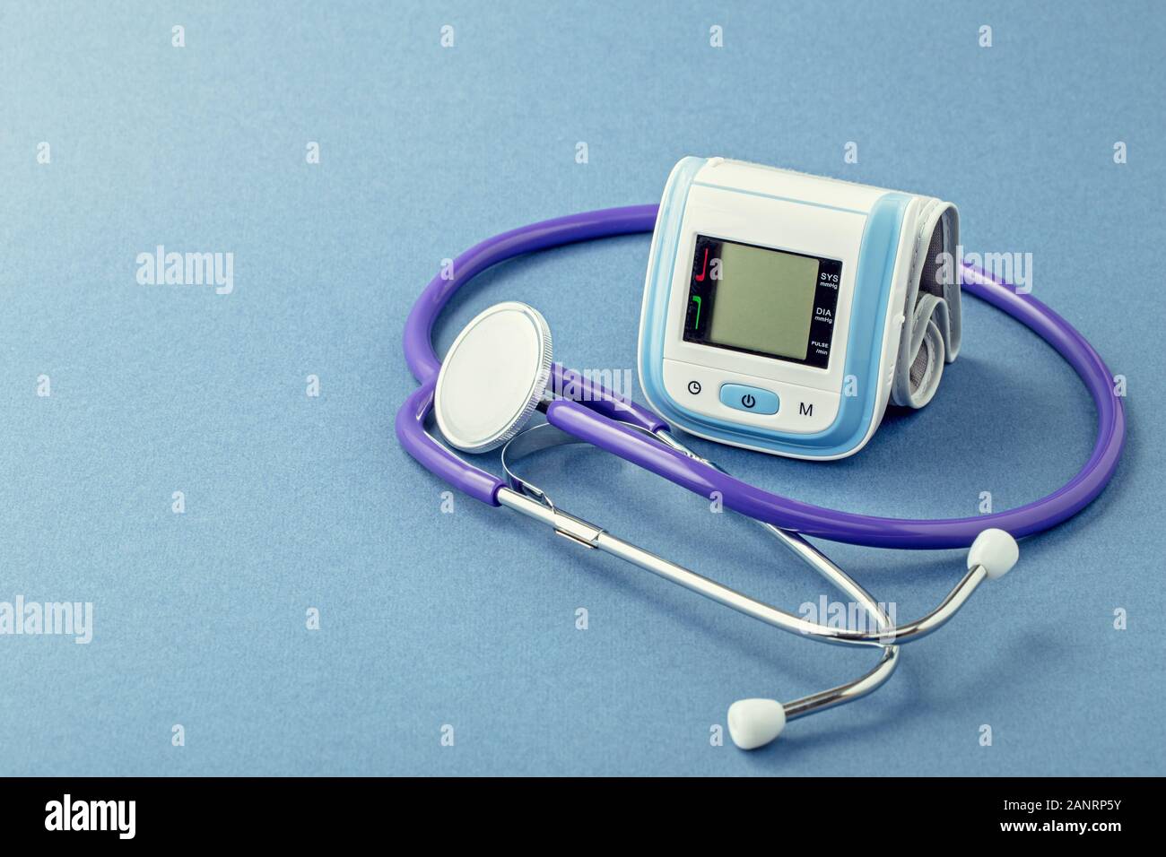 Stethoscope and blood pressure monitor Stock Photo - Alamy