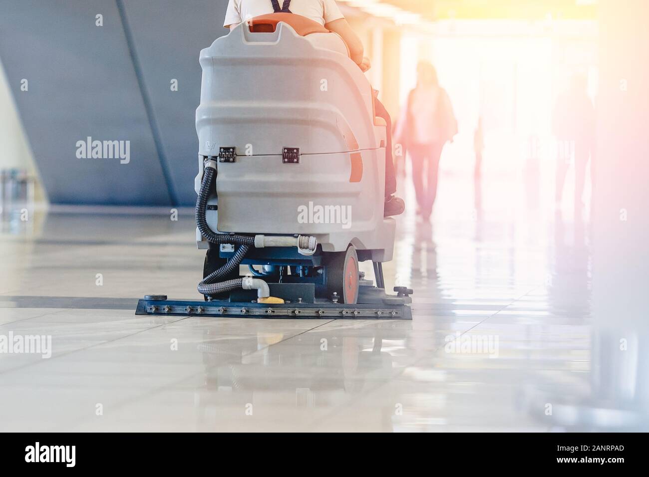 Clean airport hi-res stock photography and images - Alamy