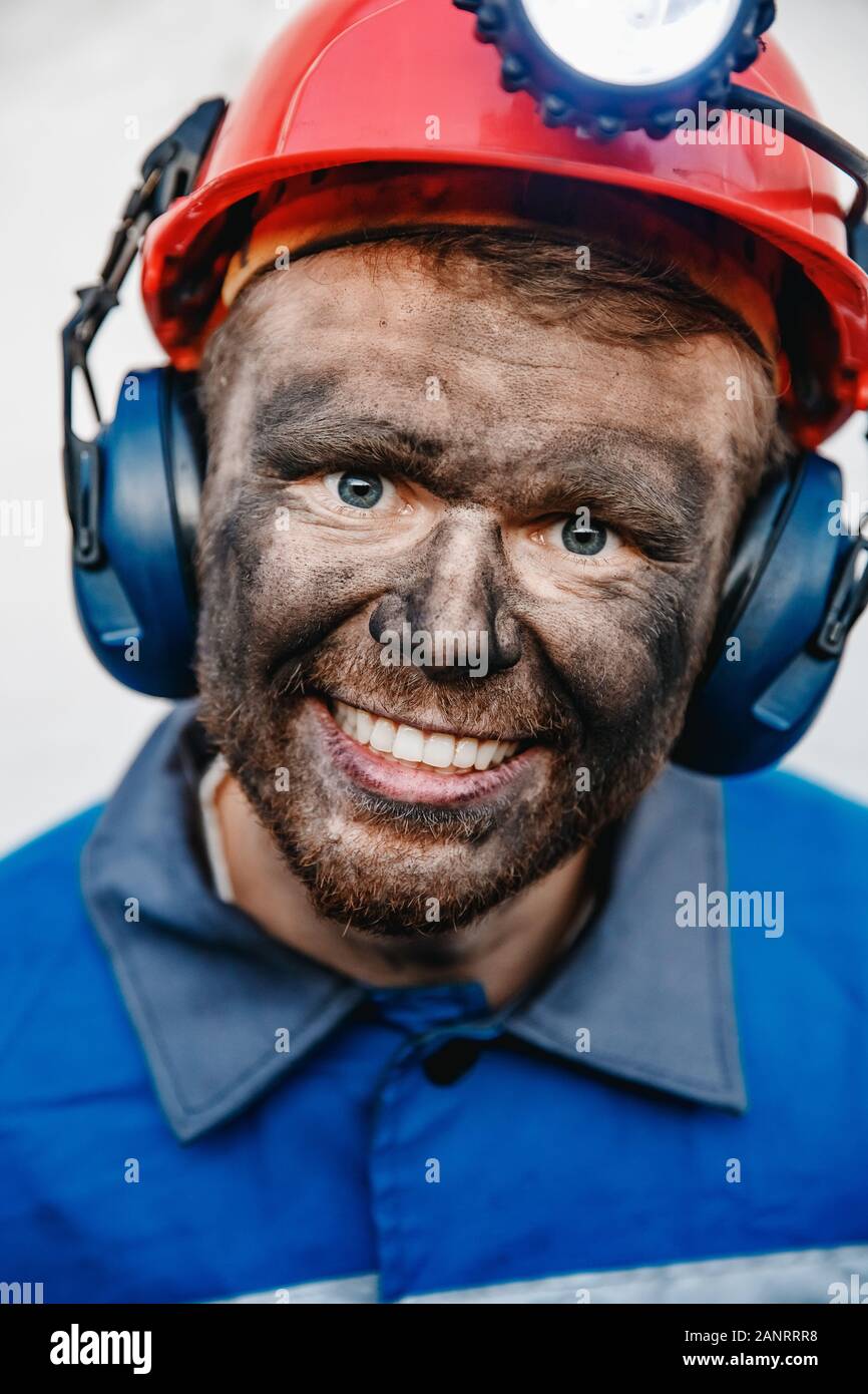 Mine worker dirty face hi-res stock photography and images - Alamy