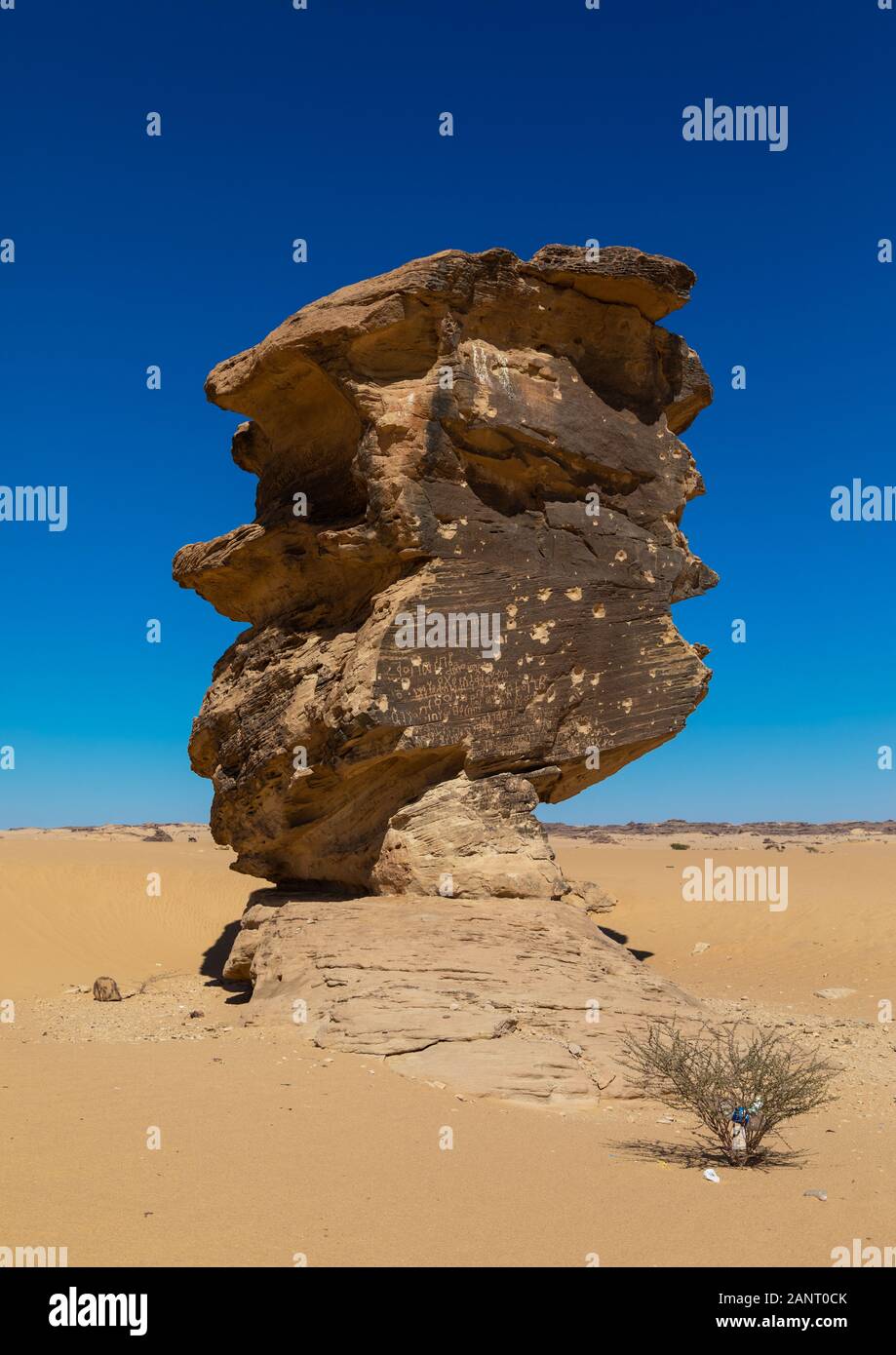 Saudi arabia desert hi-res stock photography and images - Alamy