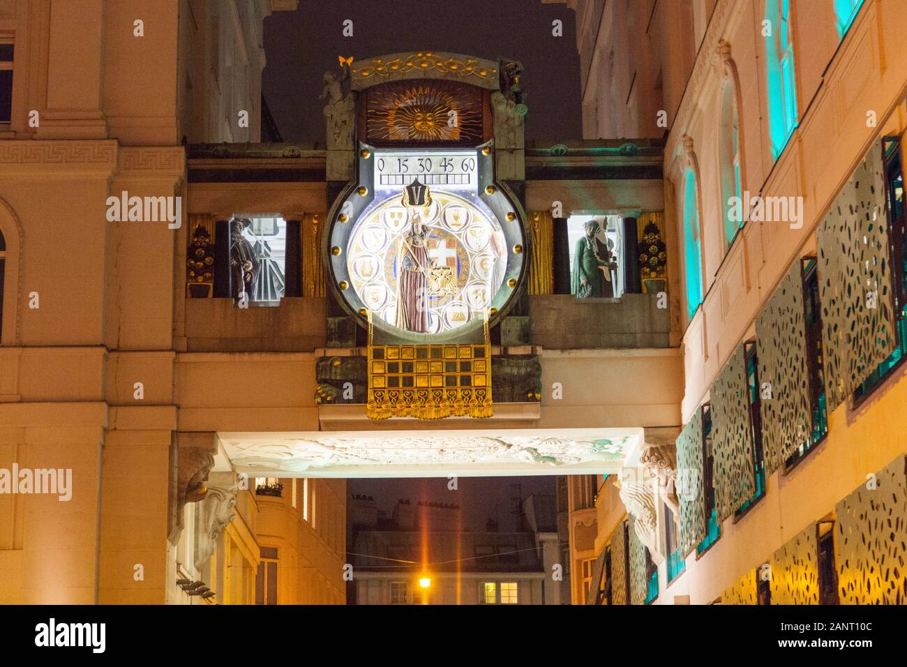 Hostoric clock hi-res stock photography and images - Alamy