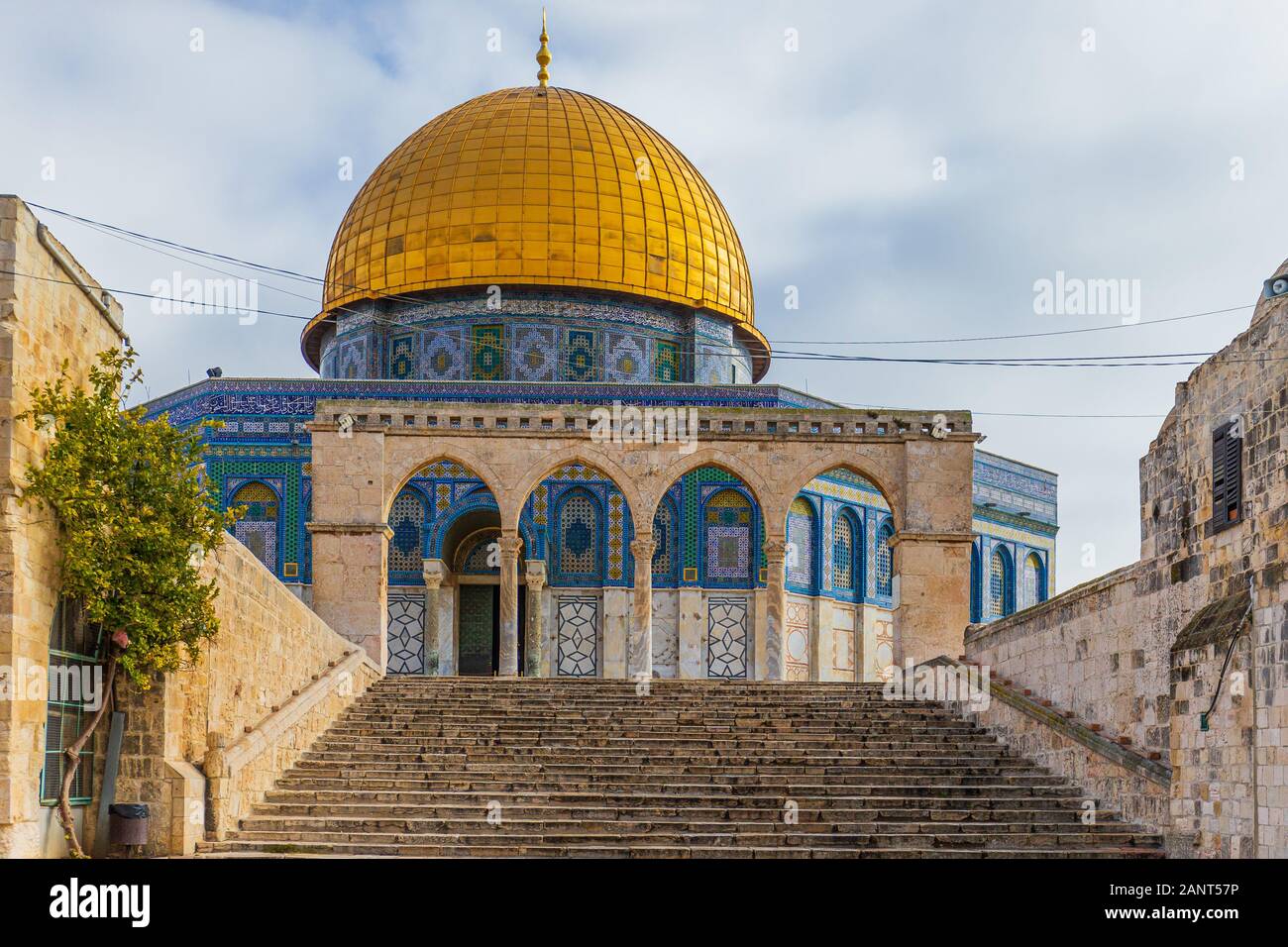 Temple mount israel stairs hi-res stock photography and images - Alamy
