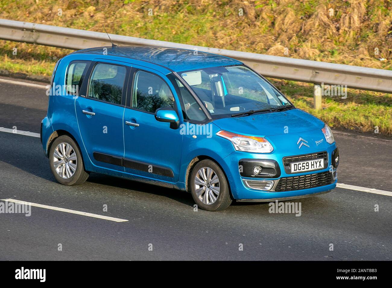 2009 Citroën C3 Picasso VTR Plus HDI; UK Vehicular traffic, transport ...