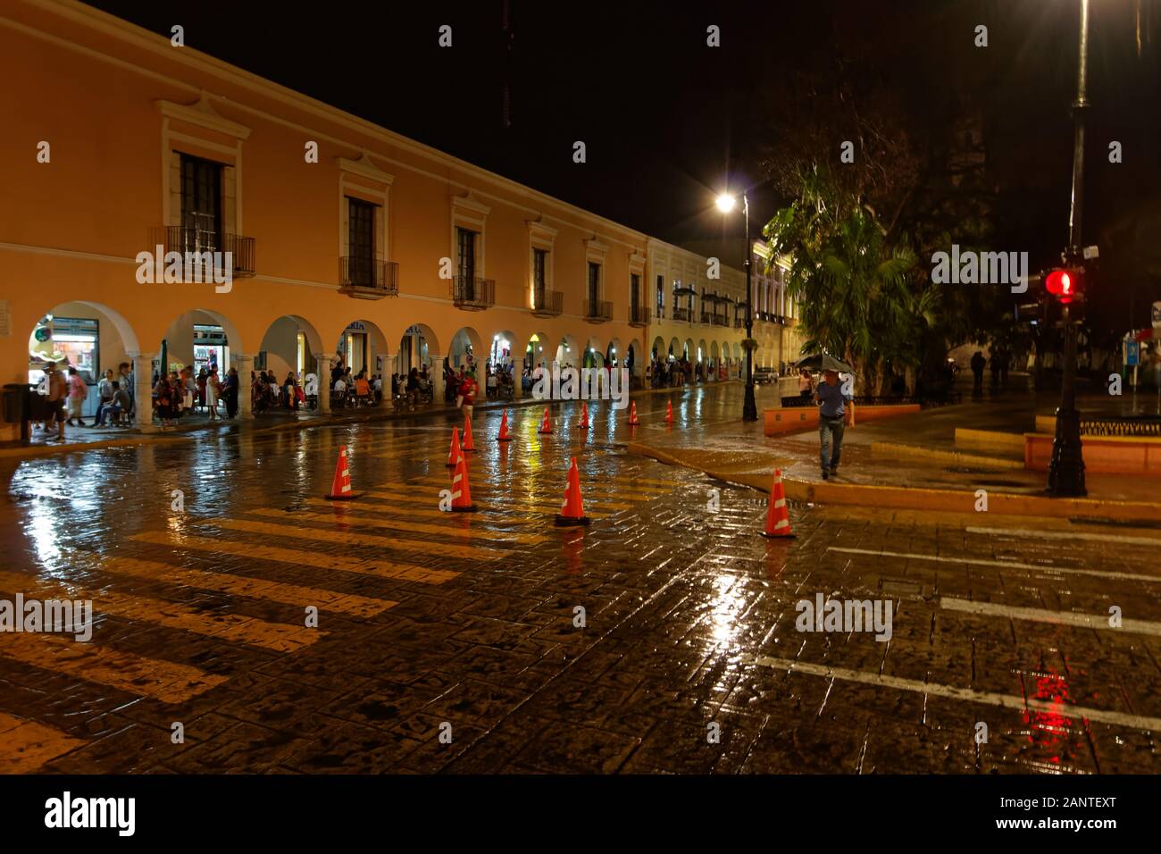 Mexico city night pedestrians hi-res stock photography and images - Alamy