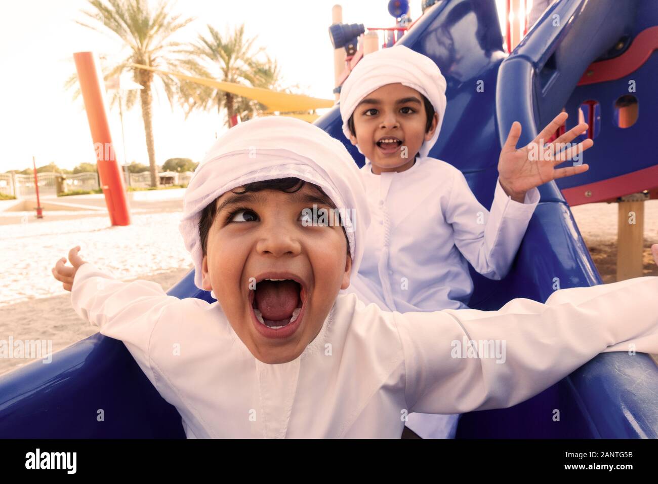 Group middle eastern kids hi-res stock photography and images - Alamy