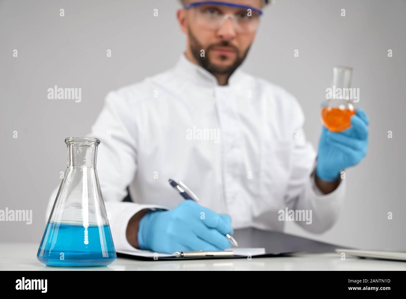 Chemist helmet chemical laboratory hi-res stock photography and images ...