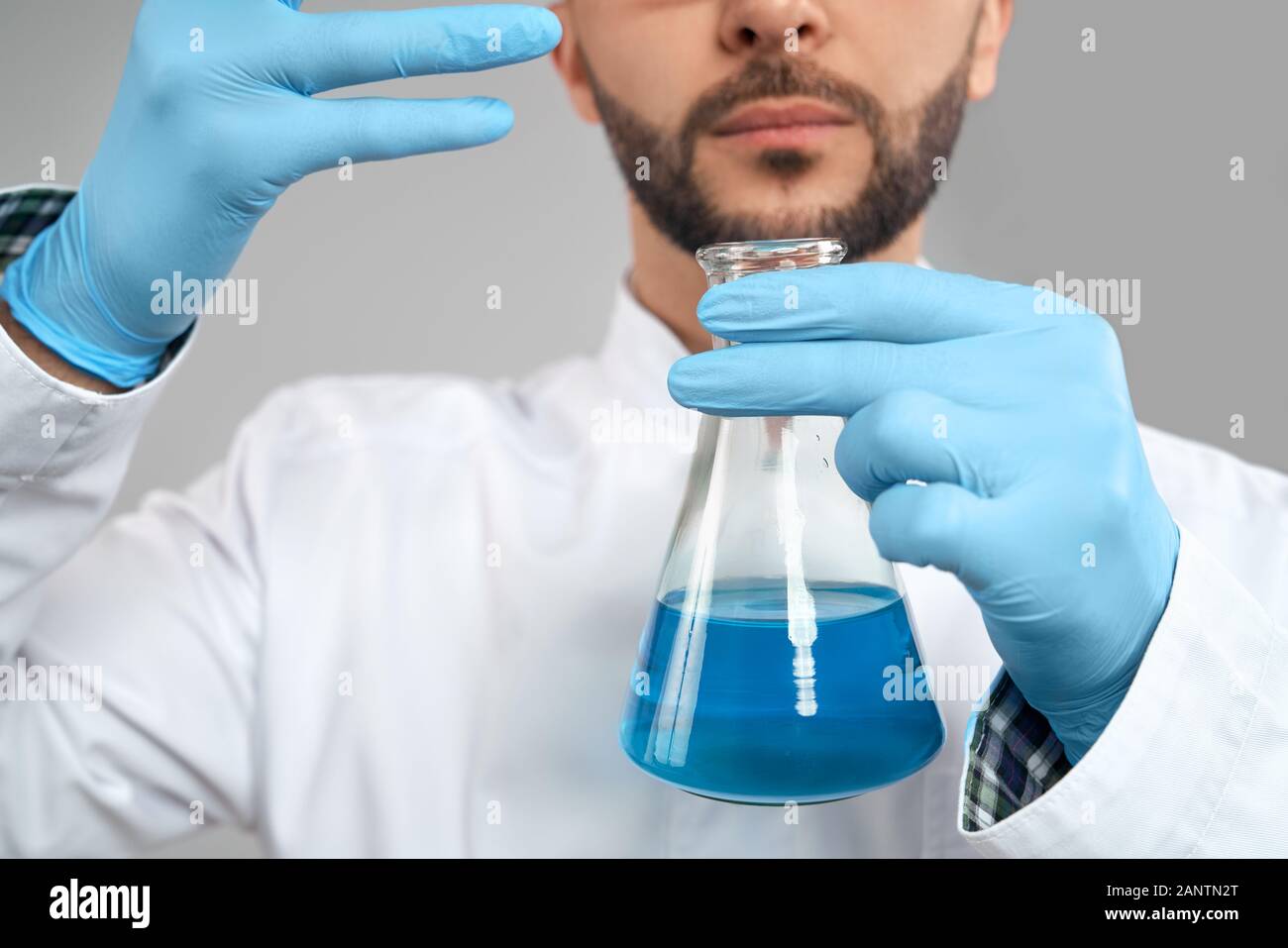 Chemist helmet chemical laboratory hi-res stock photography and images ...