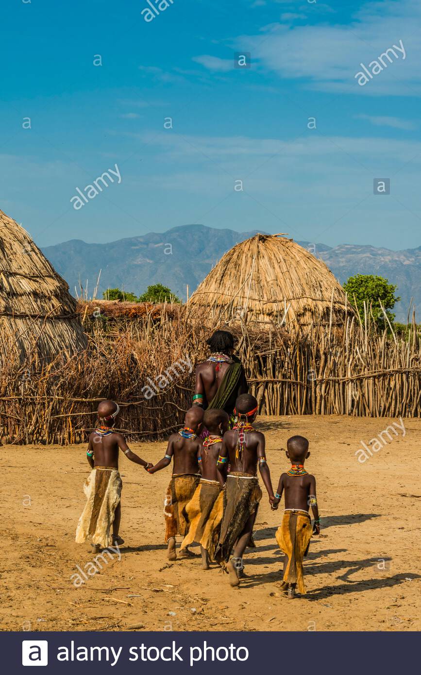 Arbore Girls High Resolution Stock Photography and Images - Alamy