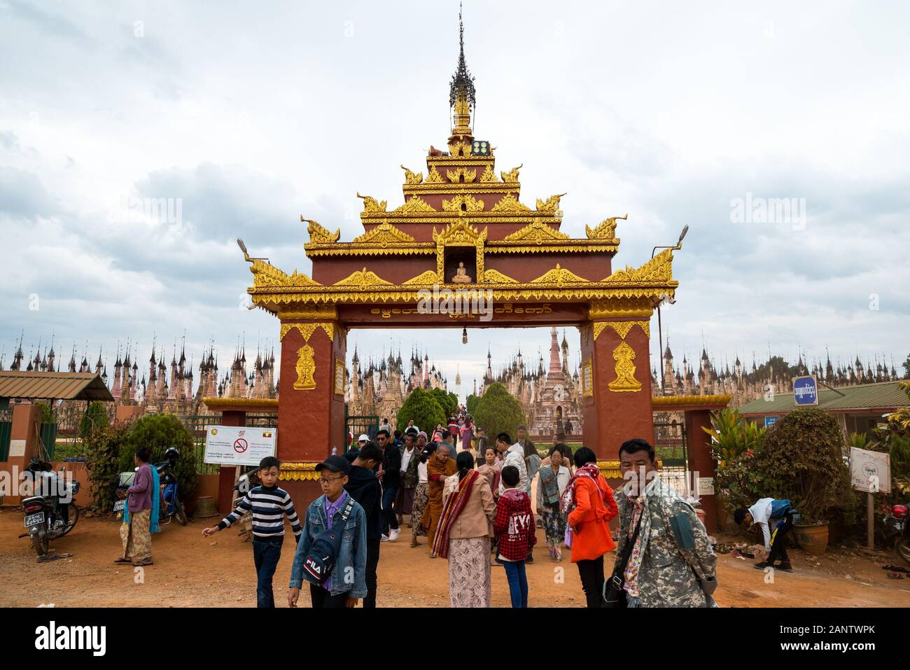 Kakku pagodas hi-res stock photography and images - Alamy