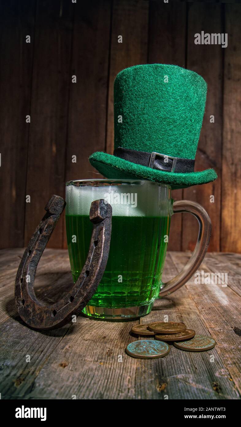 Brewery table hi-res stock photography and images - Alamy