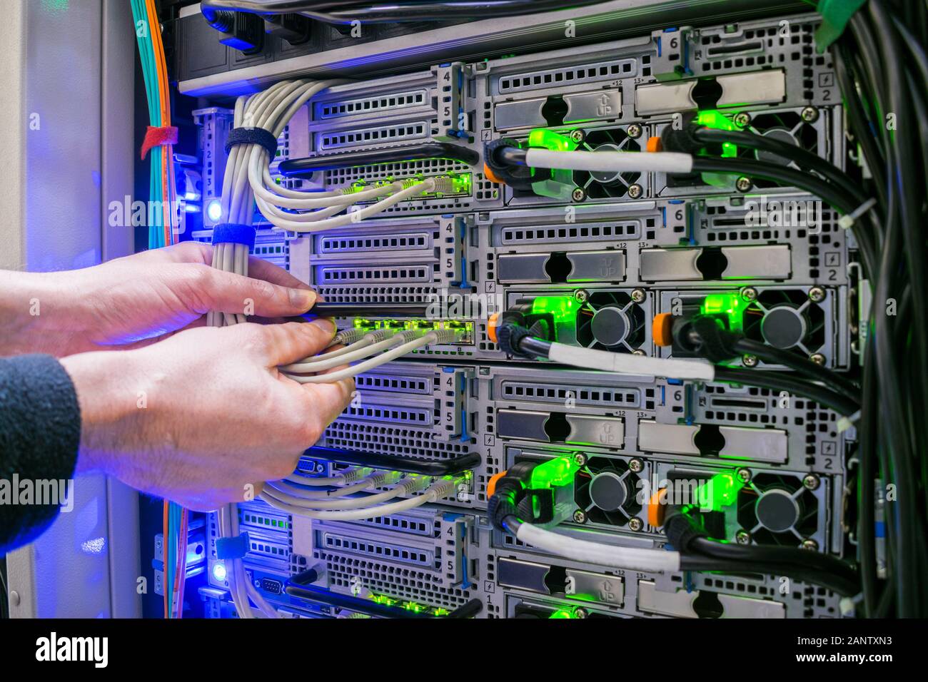 Data Center Cabling Wallpaper 10,800+ Data Center Cabling Pictures