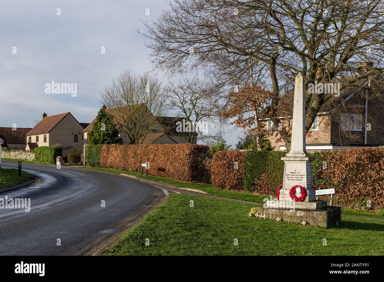 War memorial on the outskirts of the village of Felmersham ...