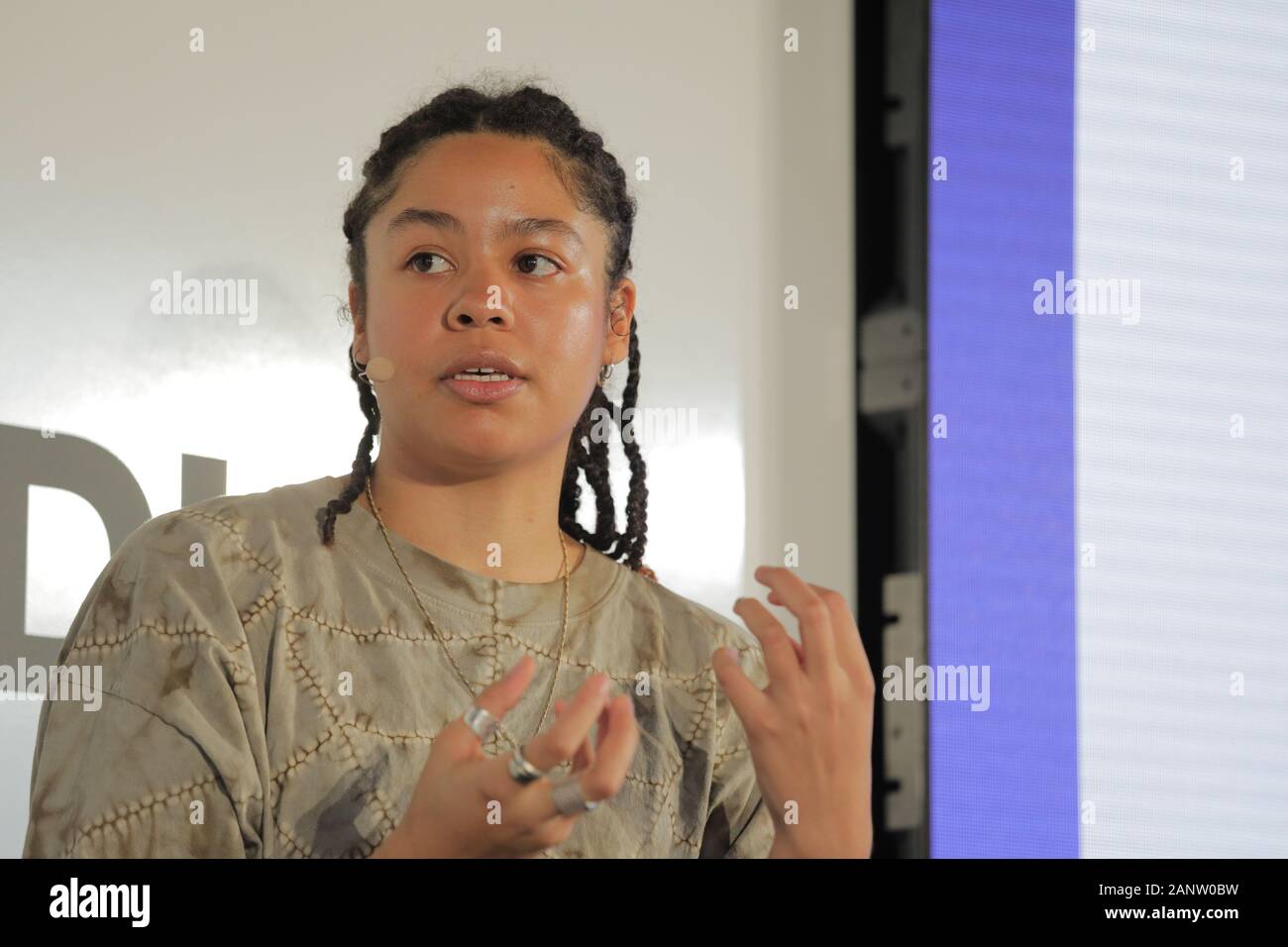 Tau lewis artist hi-res stock photography and images - Alamy