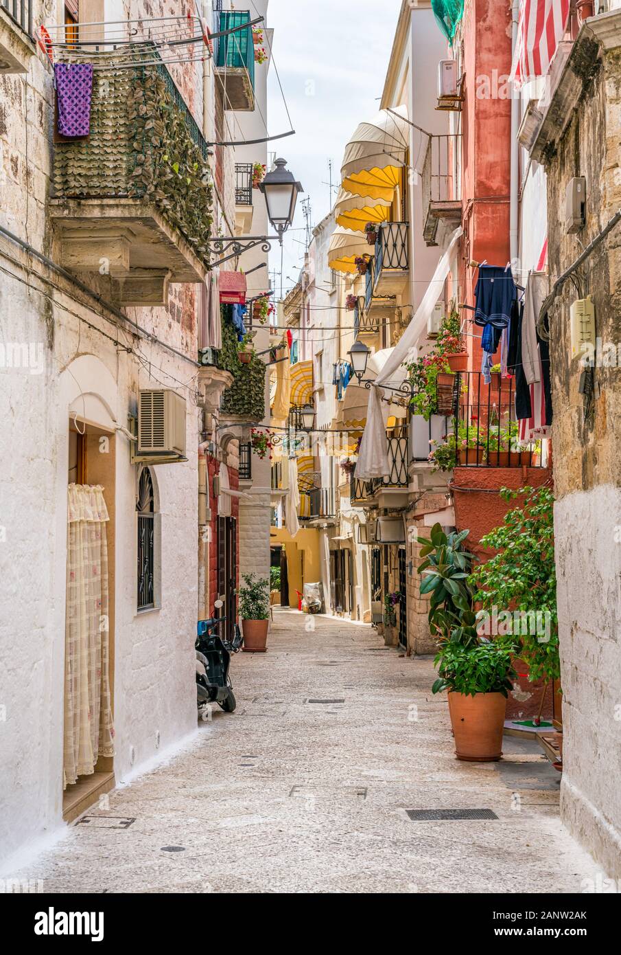 Scenic sight in old town Bari, Puglia (Apulia), southern Italy Stock ...