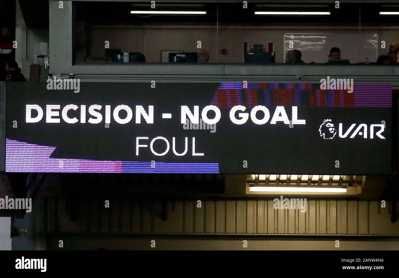 Var goal check hi-res stock photography and images - Alamy