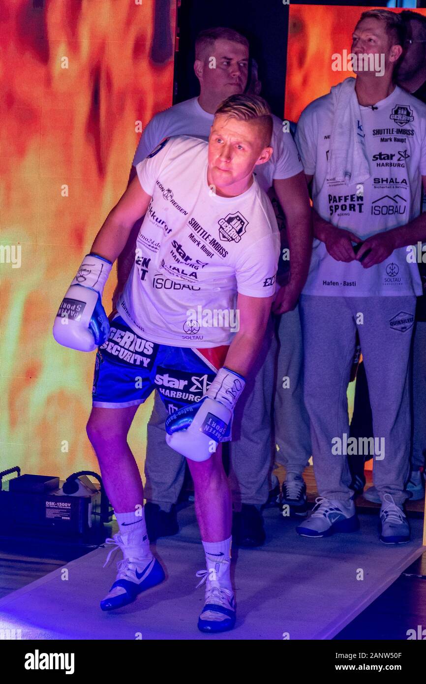Sebastiian Formella bei der SES Boxing & EC Boxing Box Gala in der Edel ...